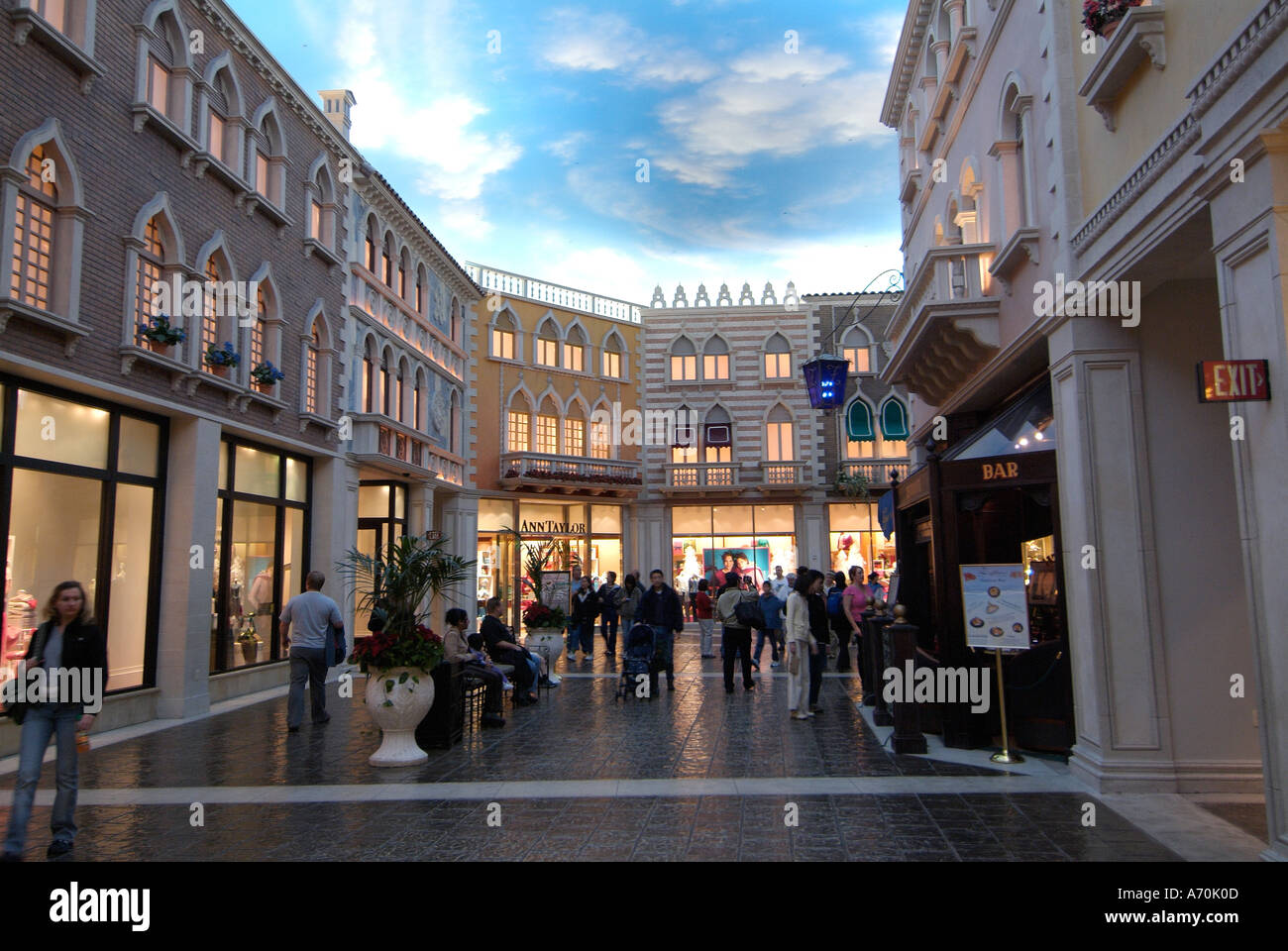 Inside the Venetian hotel in Las Vegas Stock Photo - Alamy