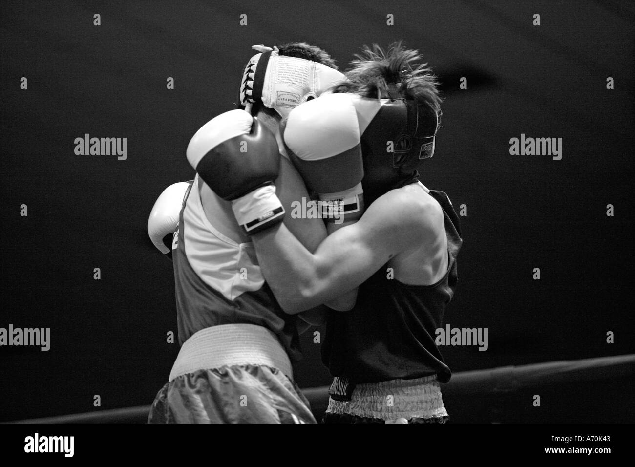 Boxing round bell hi-res stock photography and images - Alamy