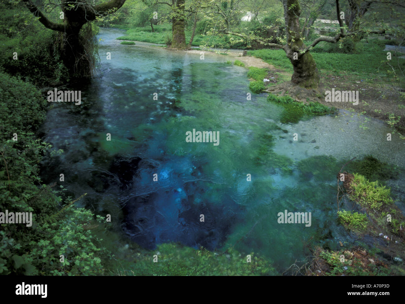 Surrounding natural features hi-res stock photography and images - Alamy