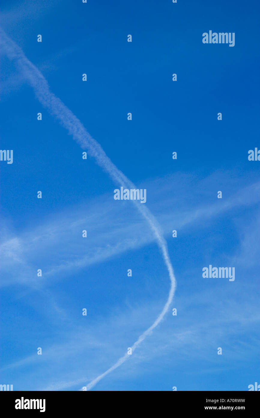 Aircraft flight path vapour trails hi-res stock photography and images ...