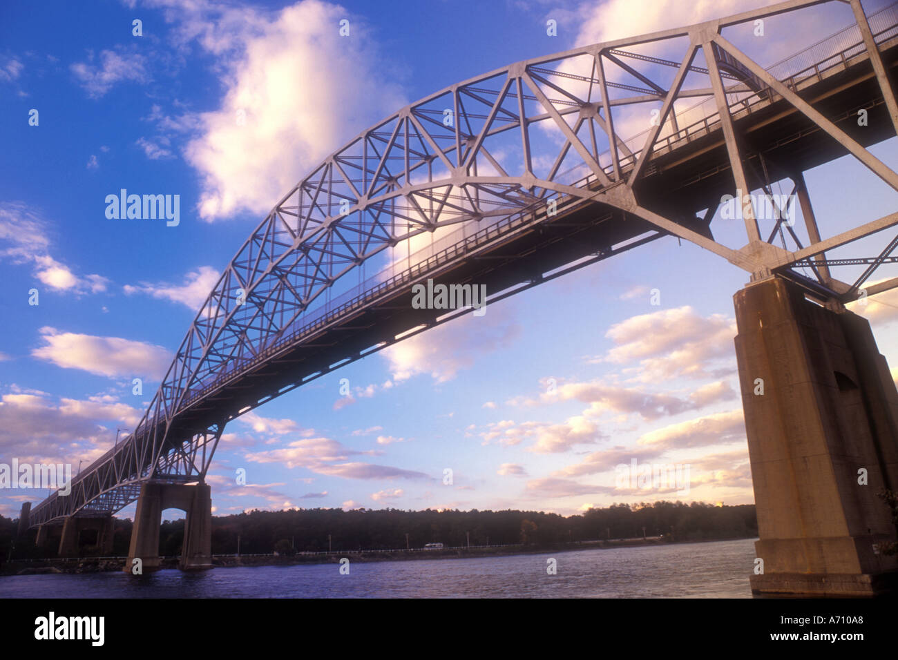 Bourne bridge cape cod canal hi-res stock photography and images - Alamy