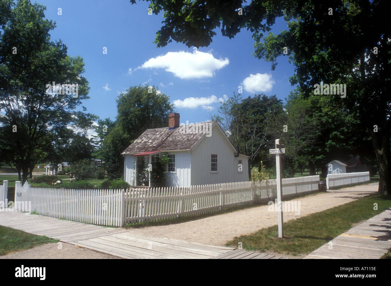 Historical branch photographs hi-res stock photography and images - Alamy