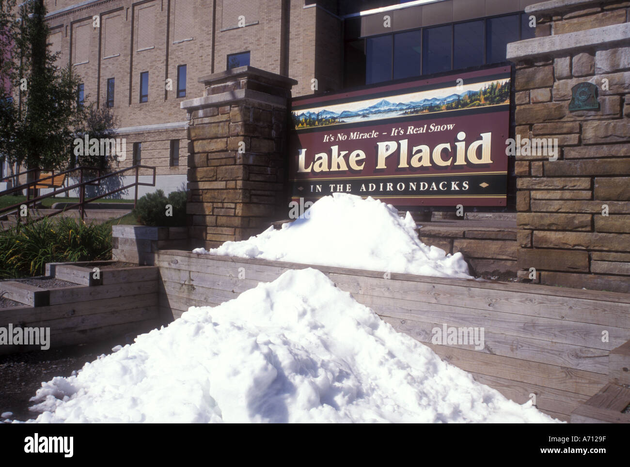 Adirondack state park sign hi-res stock photography and images - Alamy