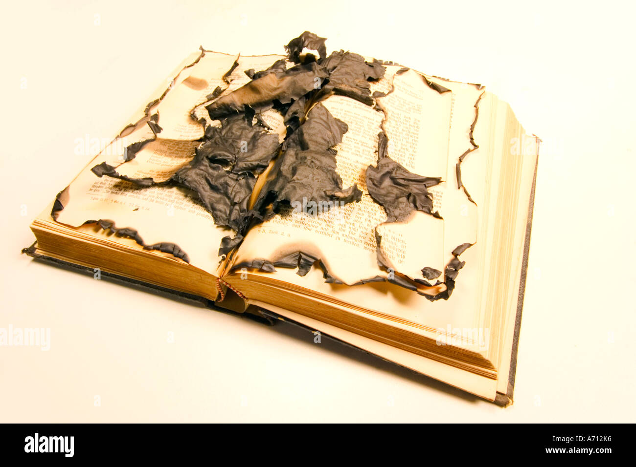 Burning of books hi-res stock photography and images - Alamy