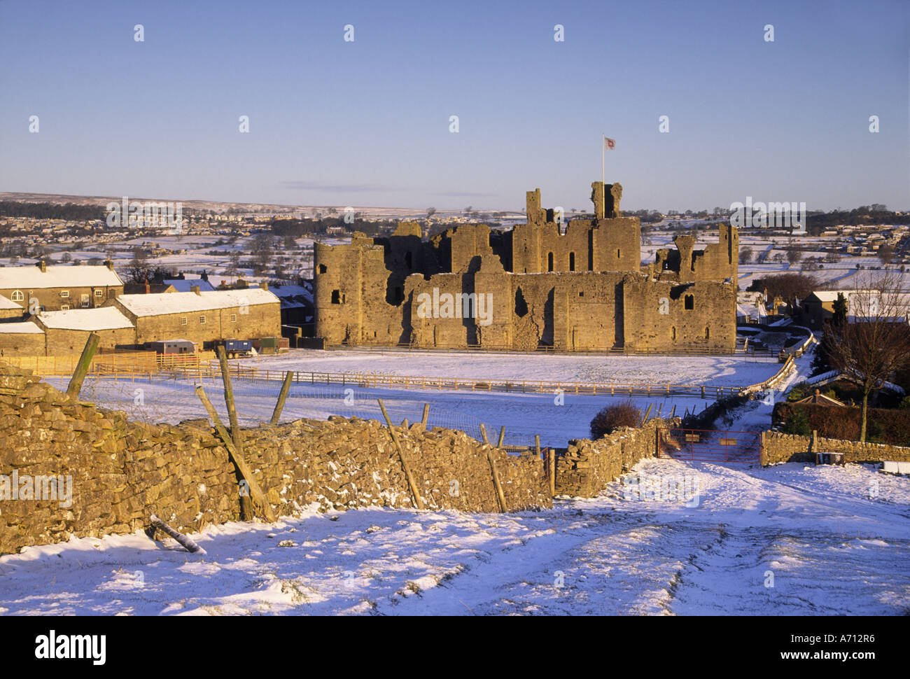 Middleham wensleydale north yorkshire hi-res stock photography and ...