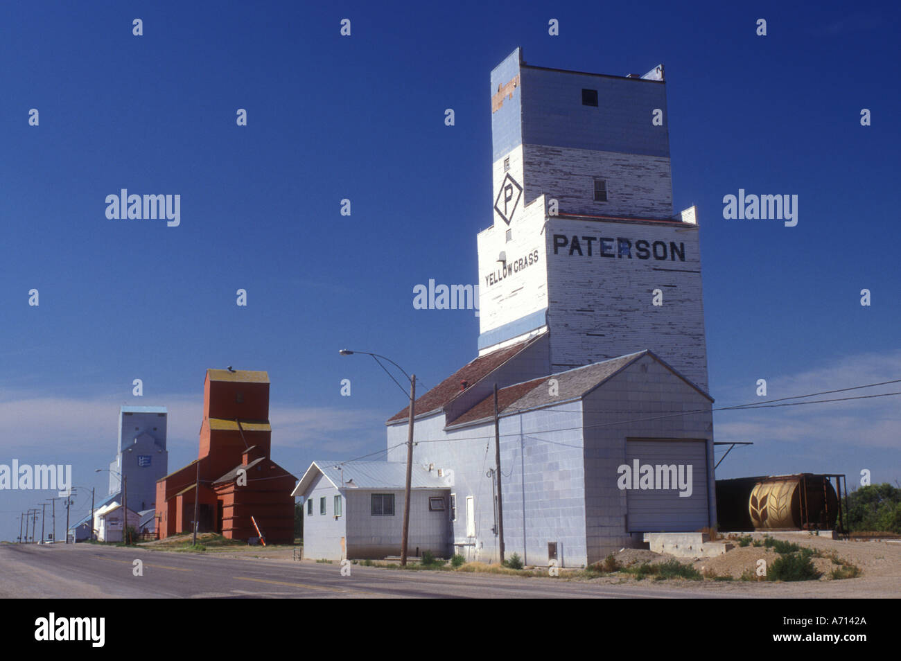 Small Town America Grain Elevator Stock Photos & Small Town America ...