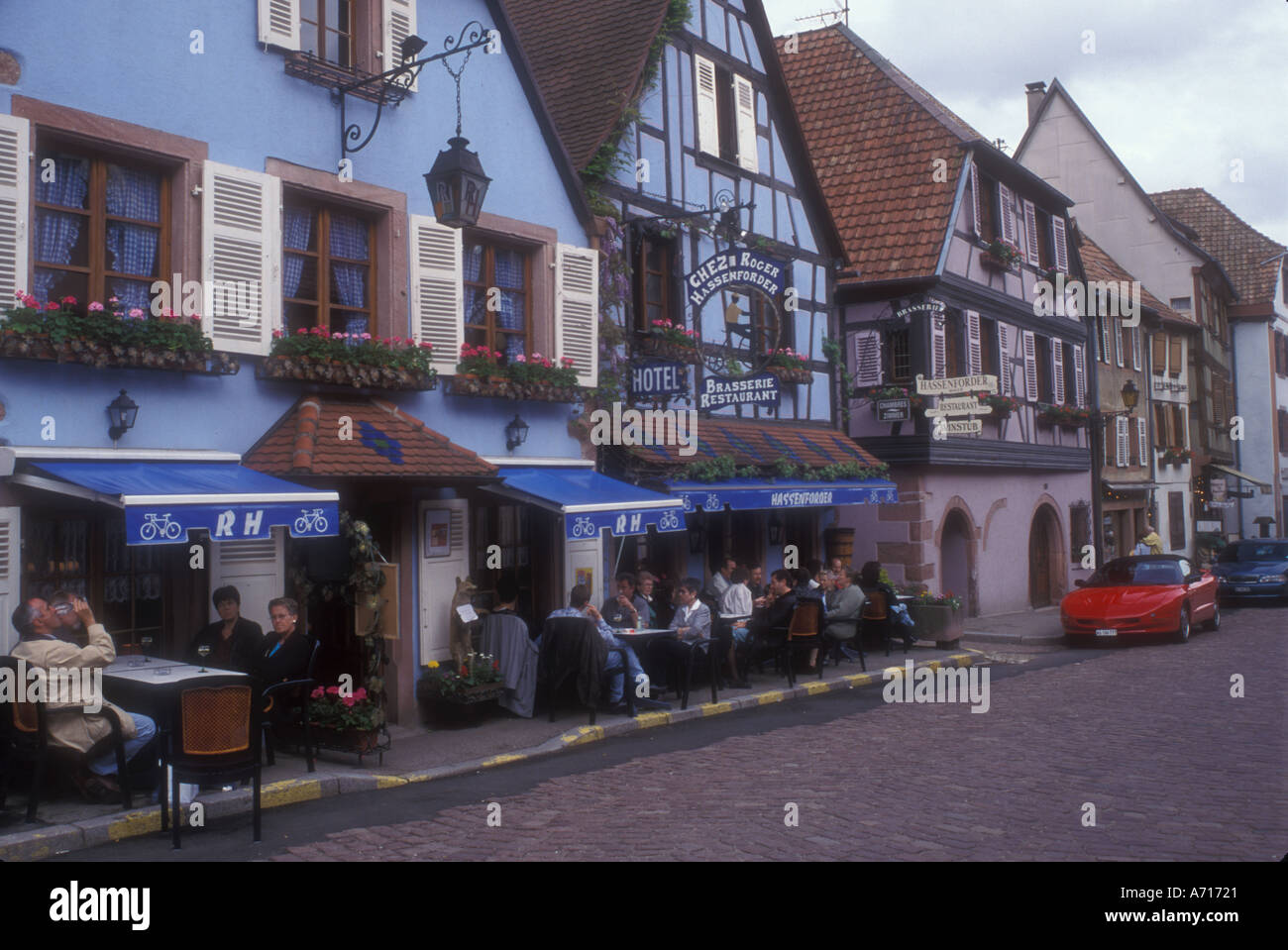 People drinking wine in alsace hi-res stock photography and images - Alamy