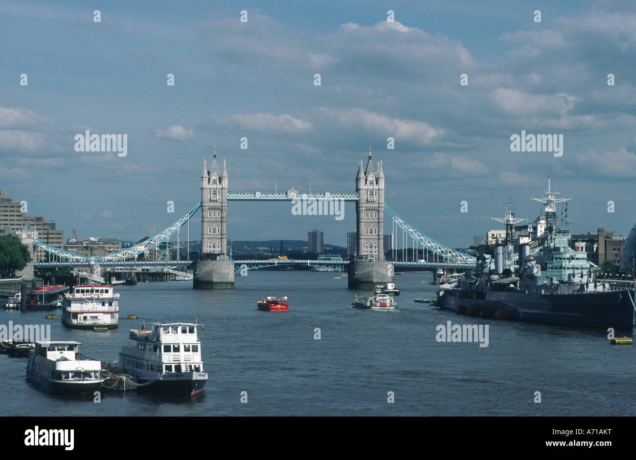 Warship bridge hi-res stock photography and images - Alamy