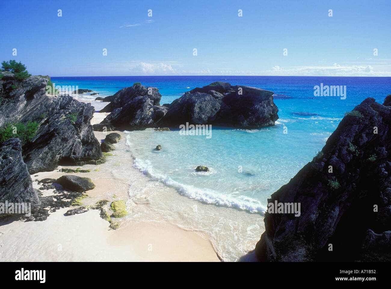 Overview of beach and shoreline in Bermuda Stock Photo - Alamy