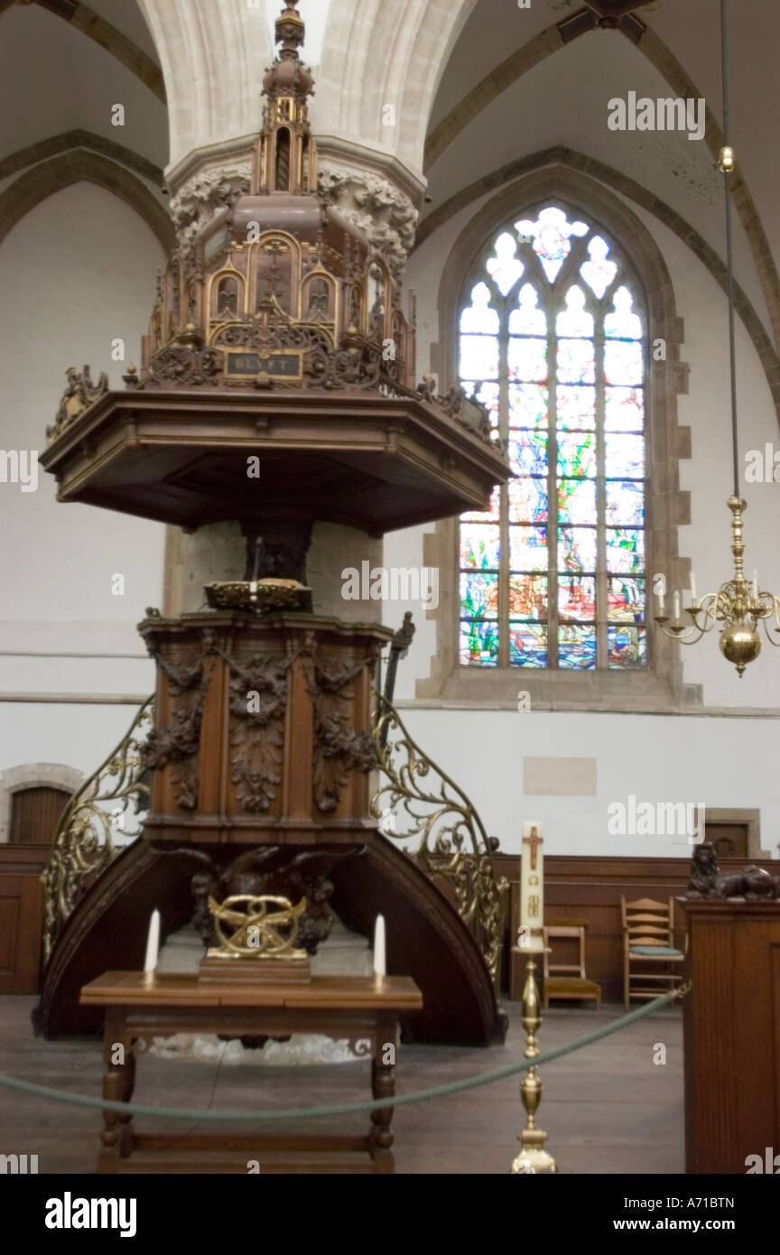 Church ambo lecturn pulpit in hi-res stock photography and images - Alamy