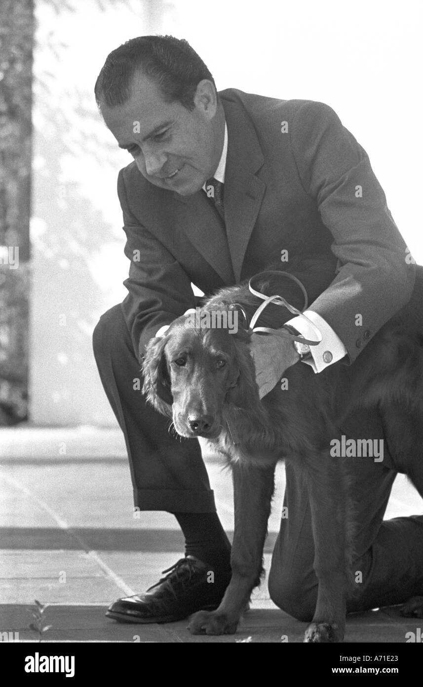 President richard nixon and his dog hi-res stock photography and images ...