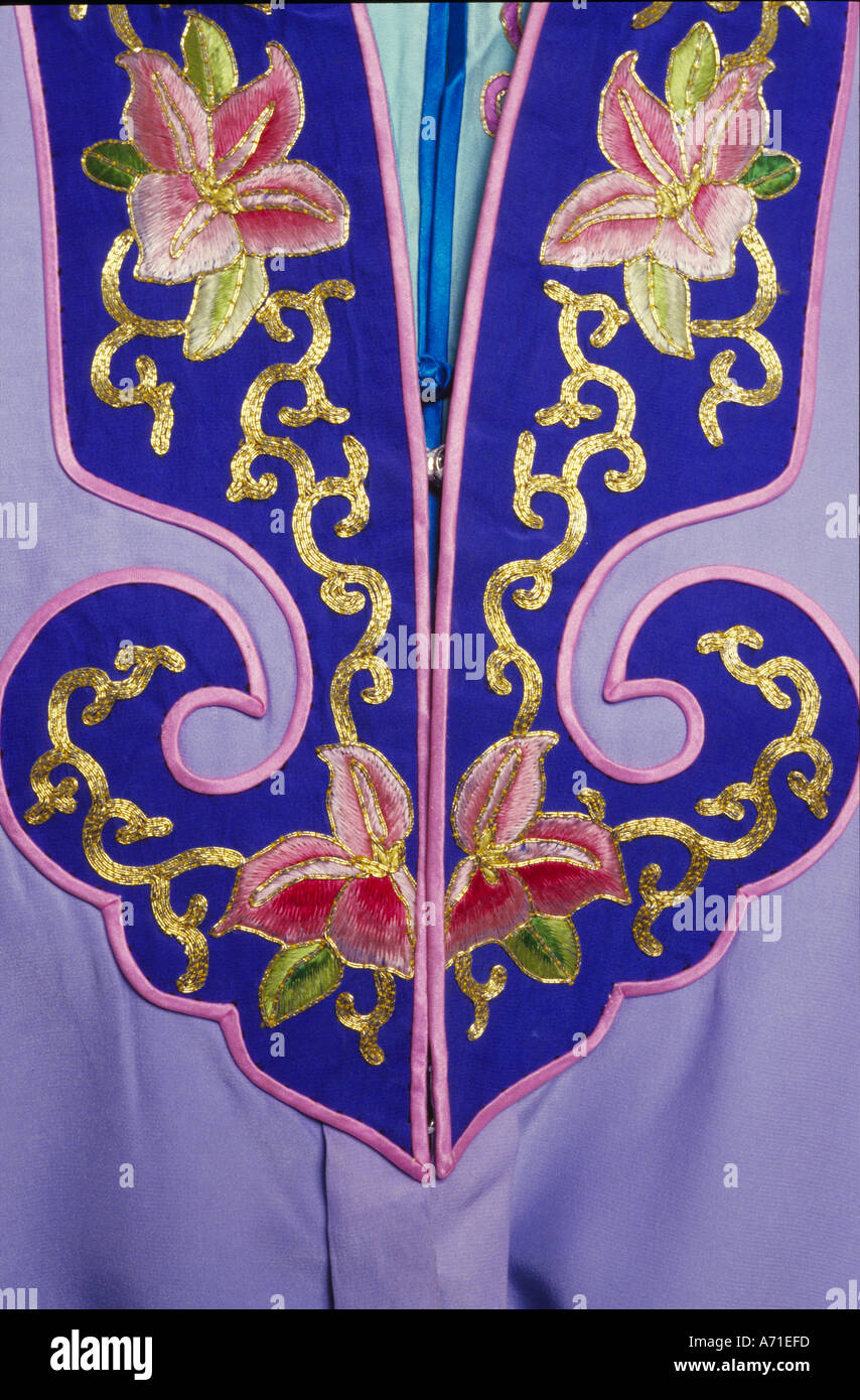 Chinese costume design hi-res stock photography and images - Alamy