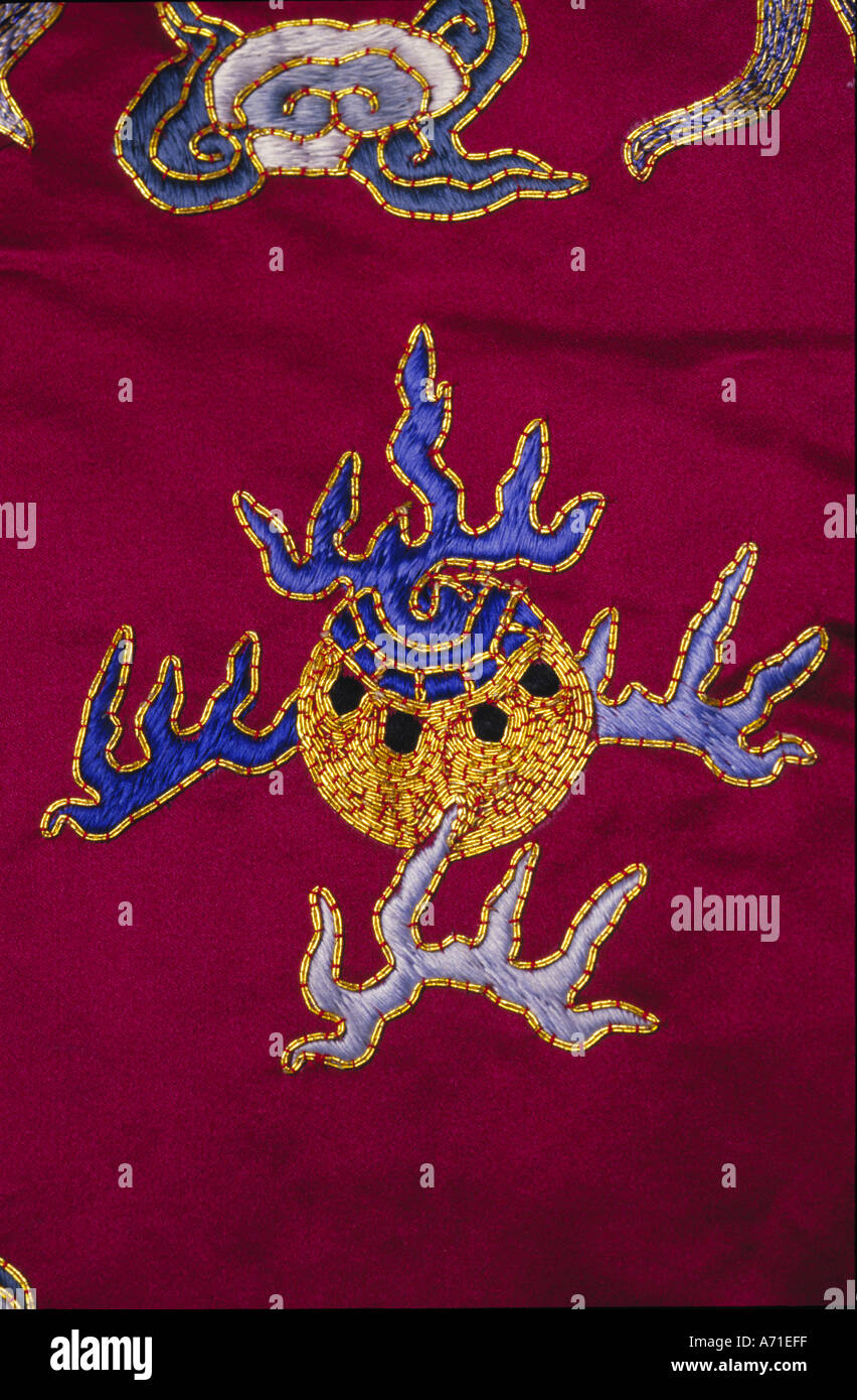 Chinese costume design hi-res stock photography and images - Alamy