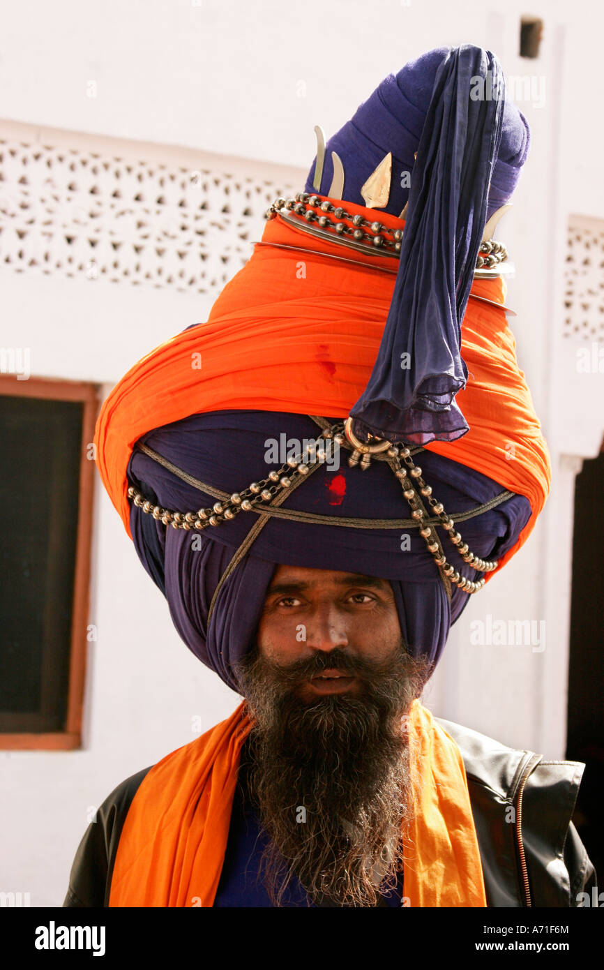 Blue nishan sahib hi-res stock photography and images - Alamy