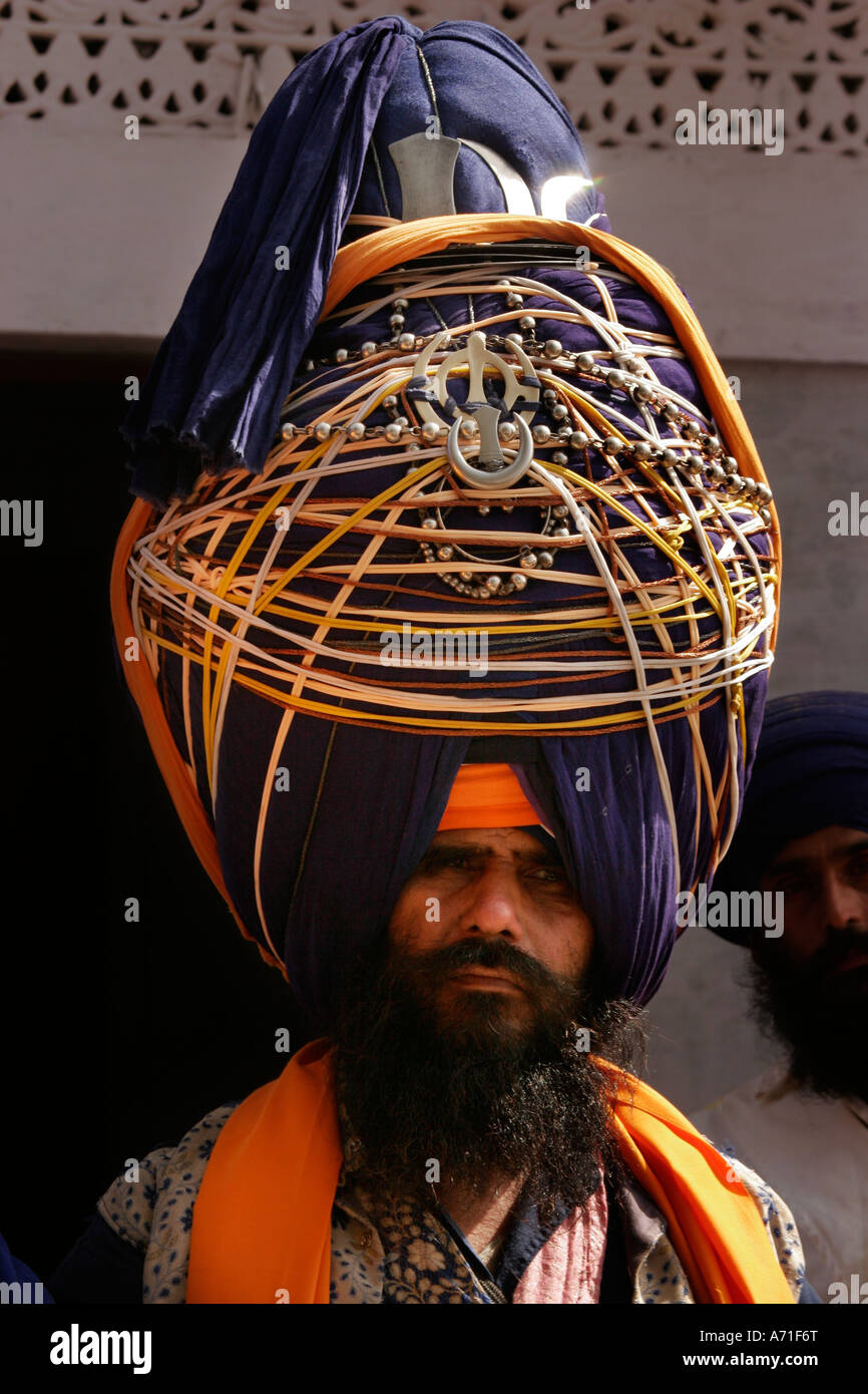 Yellow turban warrior hi-res stock photography and images - Alamy