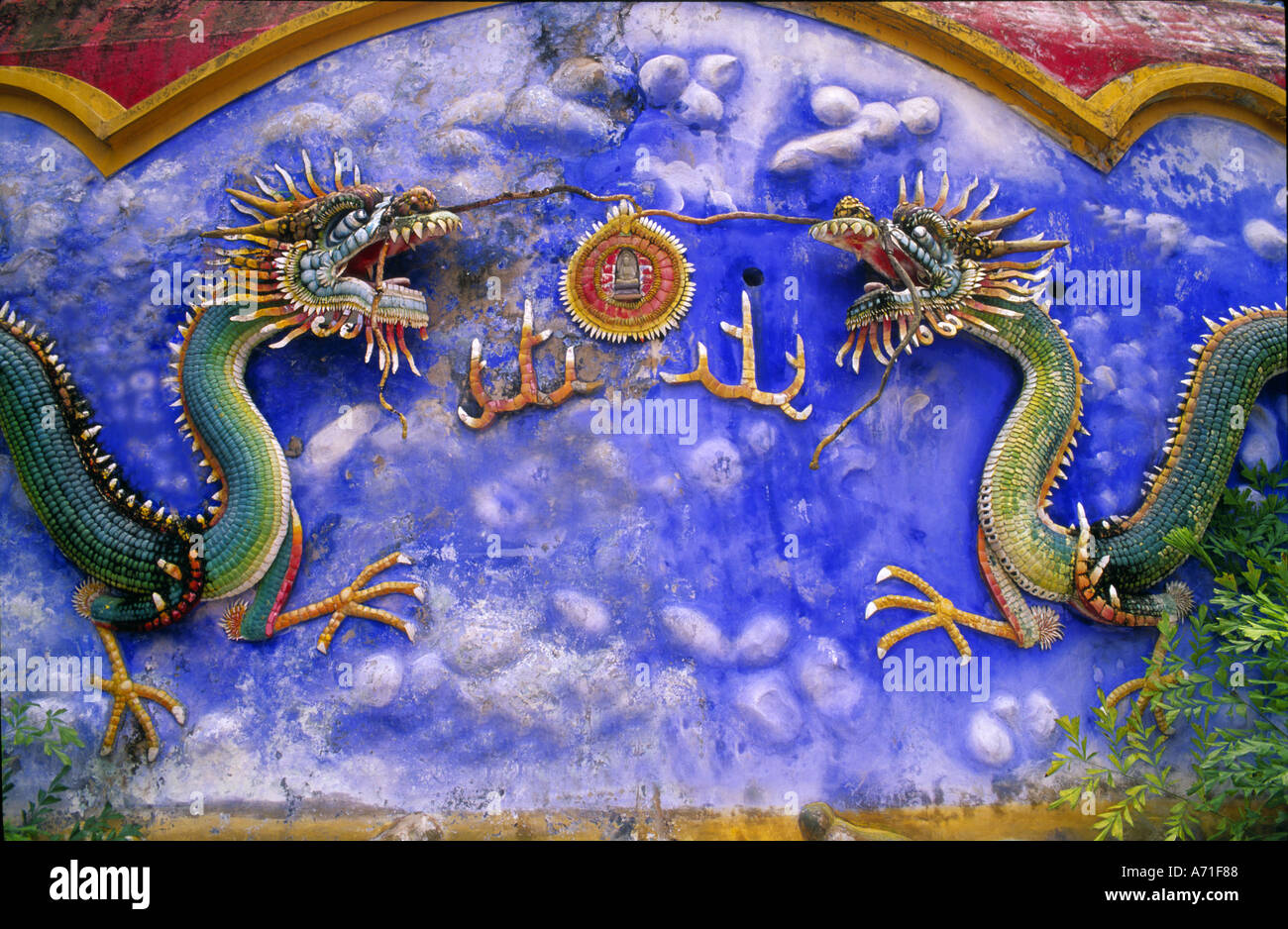 Chinese Dragon symbolized power, potent and good luck in Chinese ...