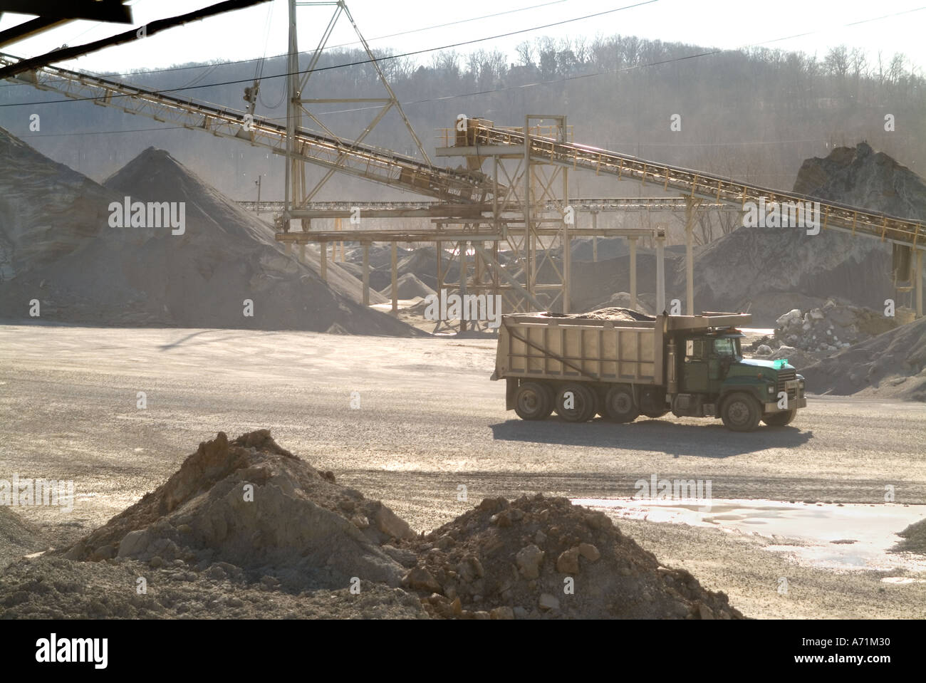 Heavy haul truck caterpillar cat hi-res stock photography and images ...