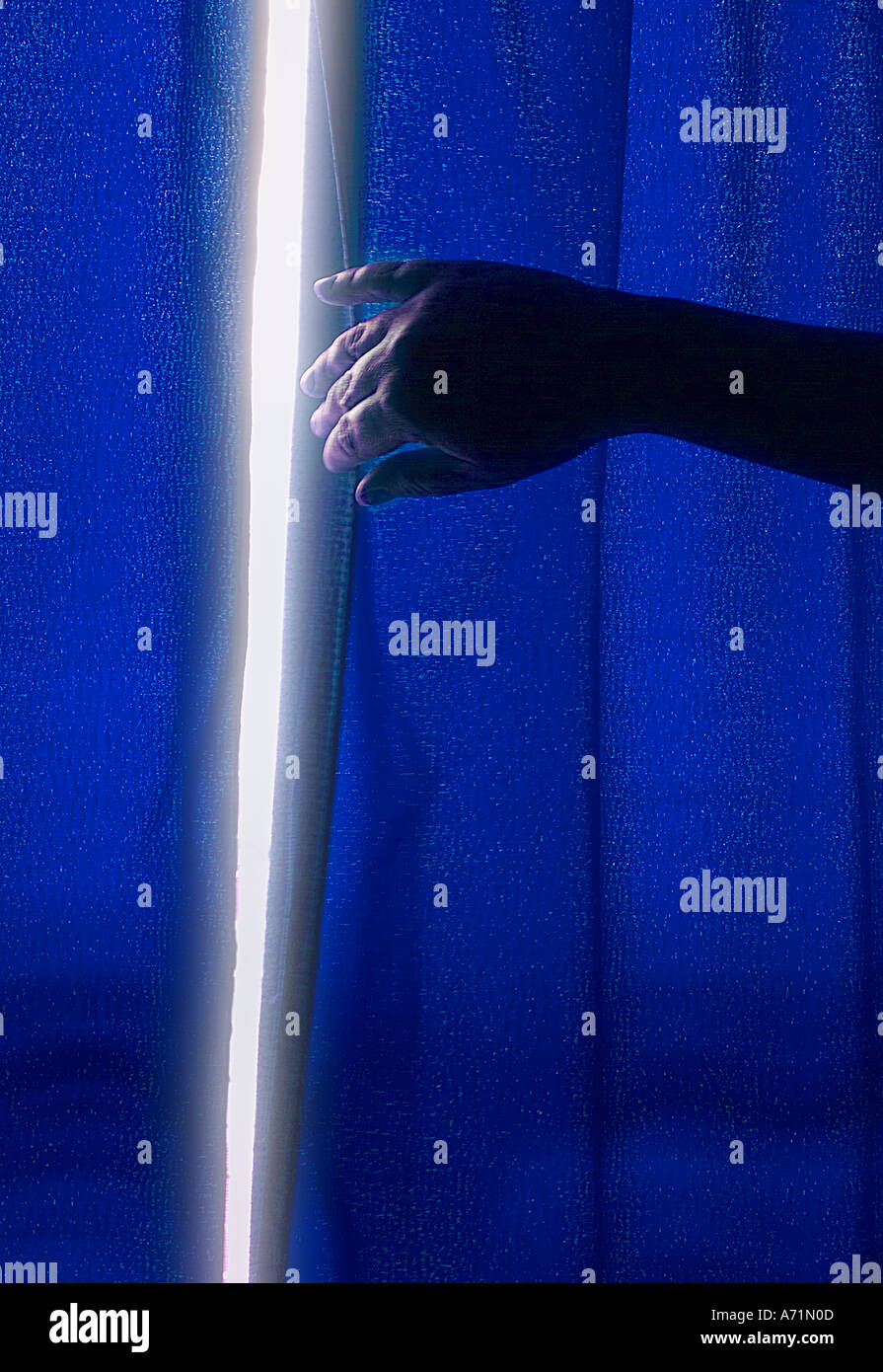 Curtain reveal hi-res stock photography and images - Alamy