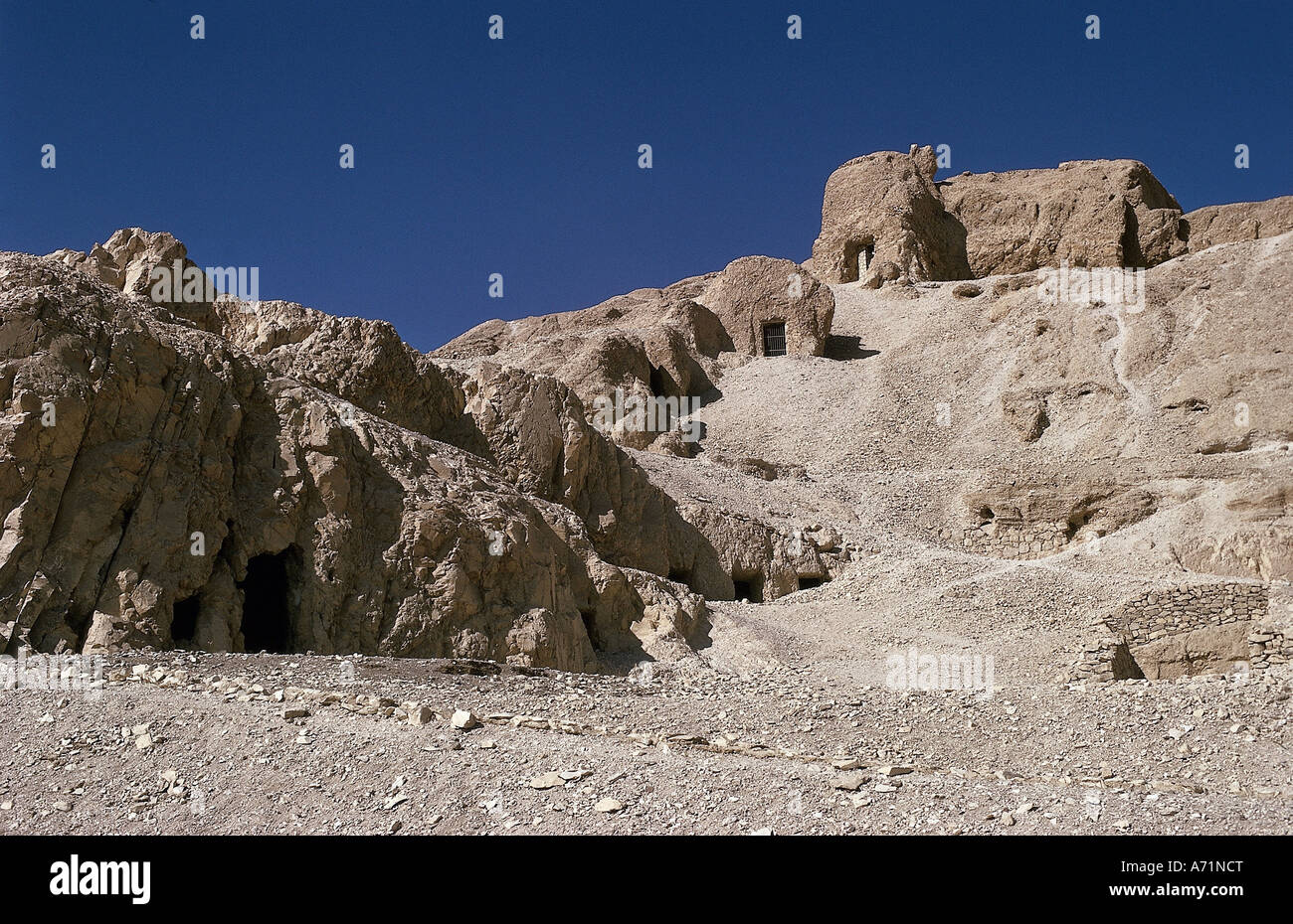 Ancient tombs thebes hi-res stock photography and images - Alamy