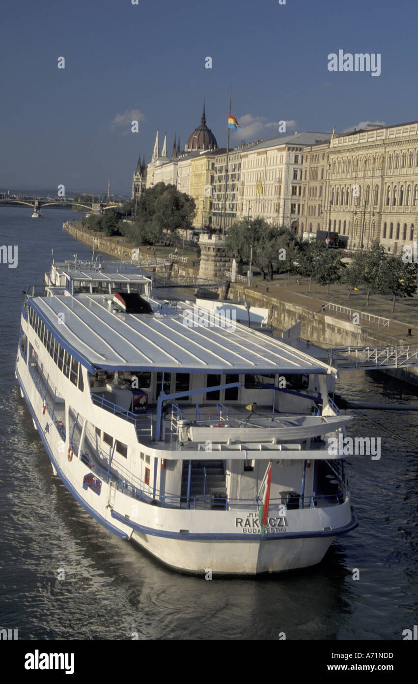 Hungary budapest boat hi-res stock photography and images - Alamy