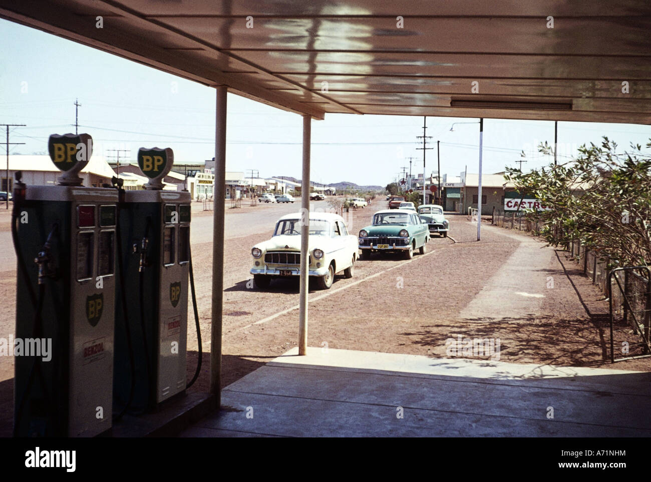 Filling station 1960s australia hi-res stock photography and images - Alamy