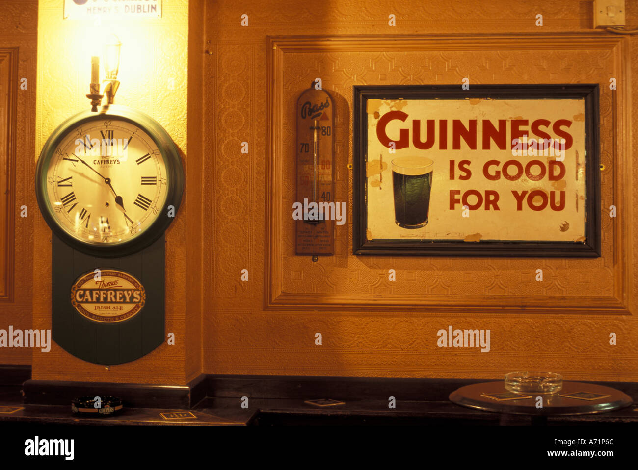 Ireland, Dublin. Guinness sign in pub Stock Photo - Alamy