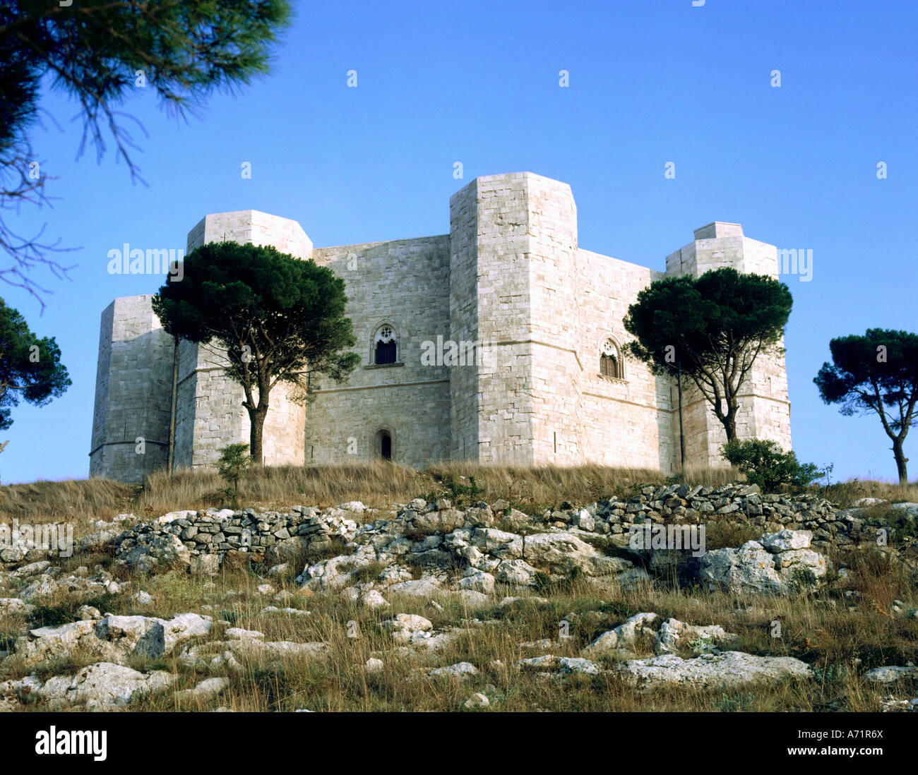 architecture, Castel del Monte, built 1240-1250, exterior view, Italy ...