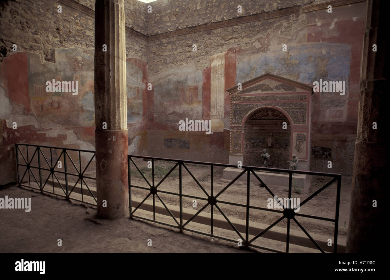 Italy, Pompeii. House of Vetti, frescos Stock Photo - Alamy