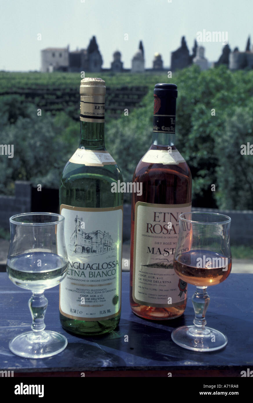 Sicilian wines hi-res stock photography and images - Alamy