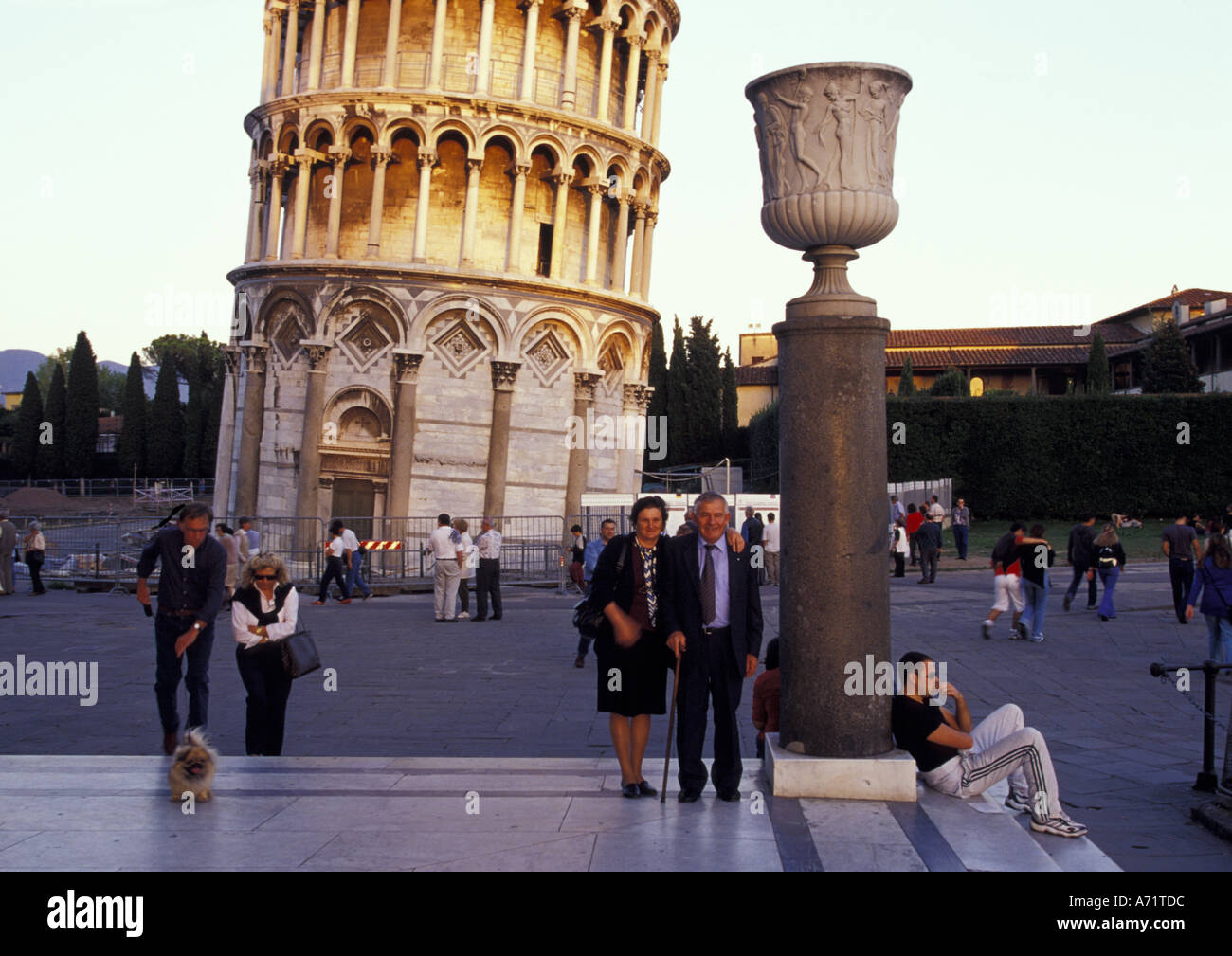 Italy, Tuscany, Pisa Leaning Tower of Pisa and tourists Stock Photo - Alamy