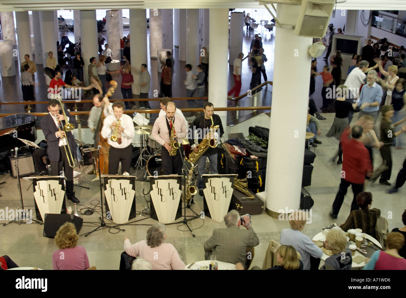Swing dance hall hi-res stock photography and images - Alamy