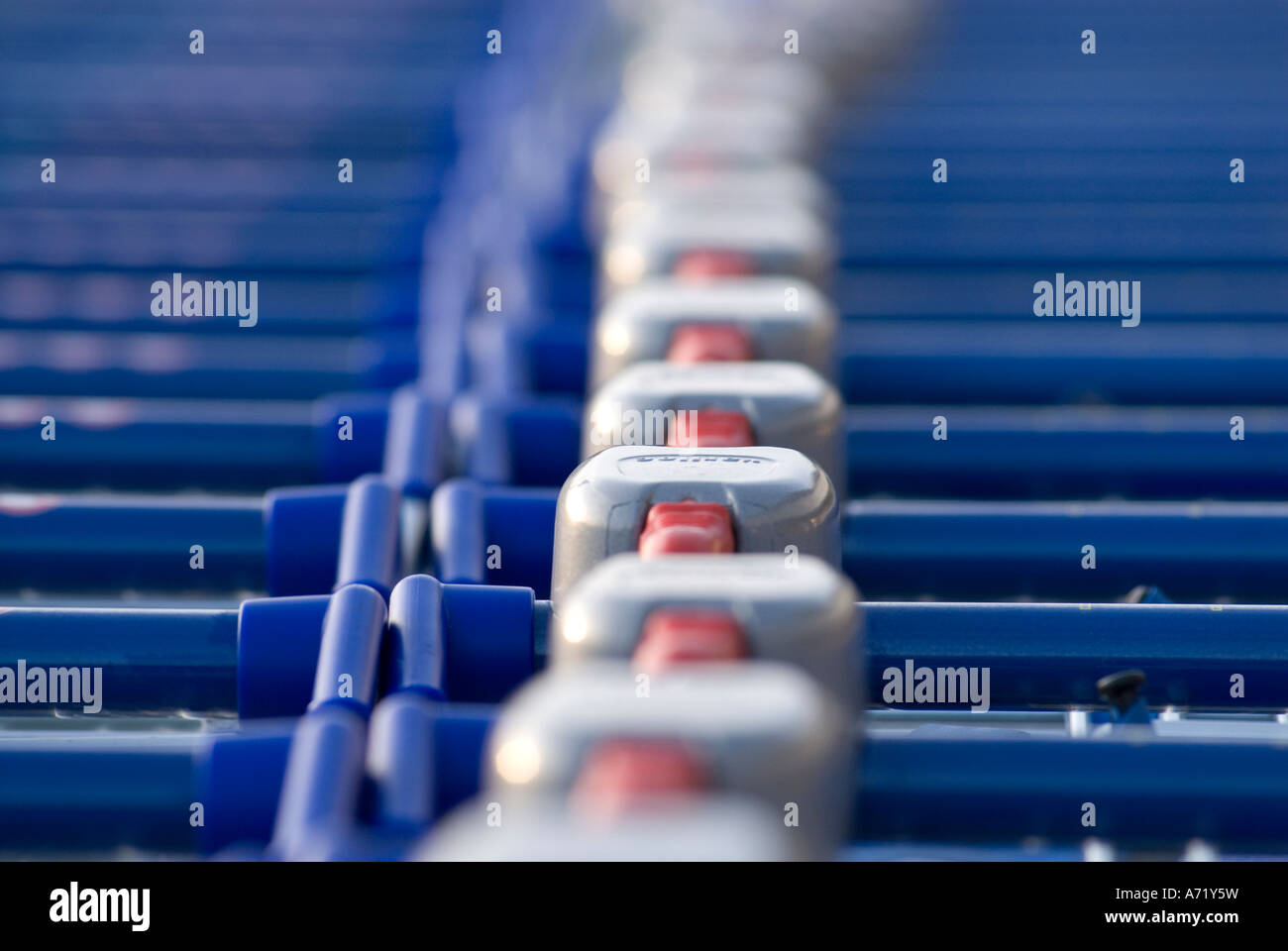 Coin operated trolley hi-res stock photography and images - Alamy