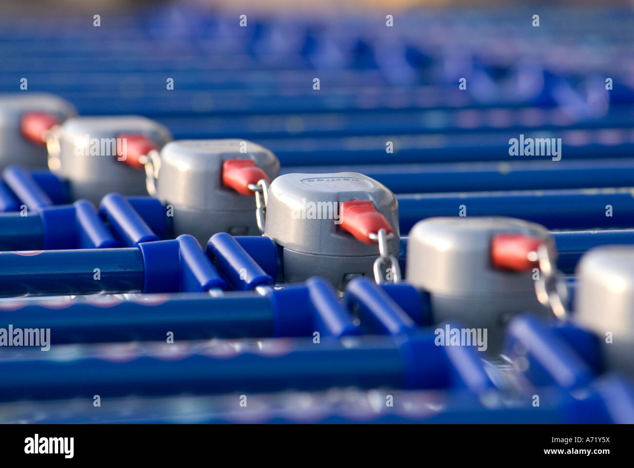 Coin operated trolley hi-res stock photography and images - Alamy