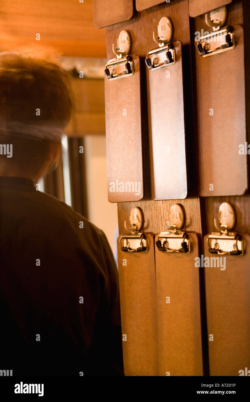 Hanging files hi-res stock photography and images - Alamy
