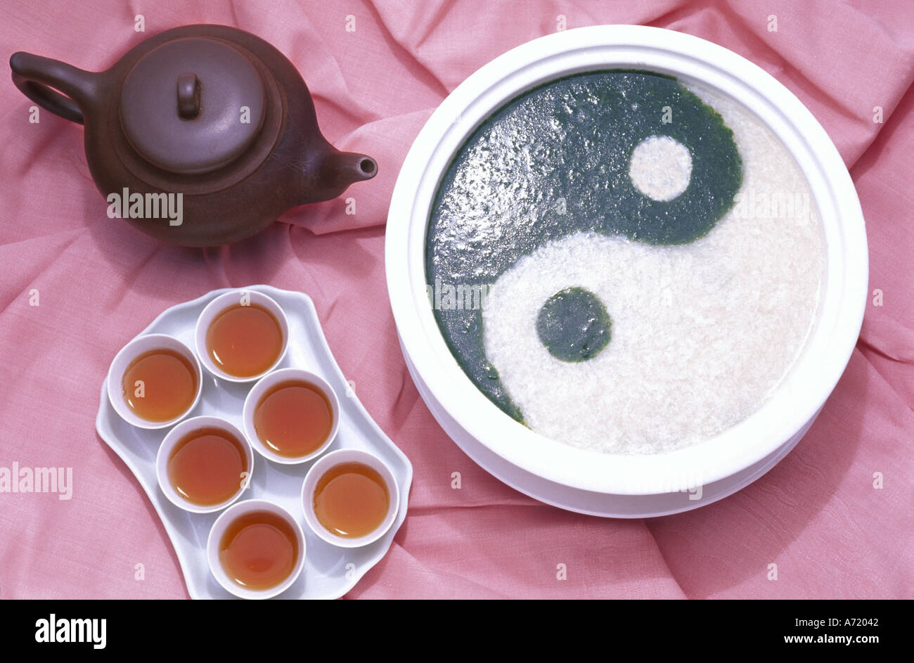 Yin yan hi-res stock photography and images - Alamy