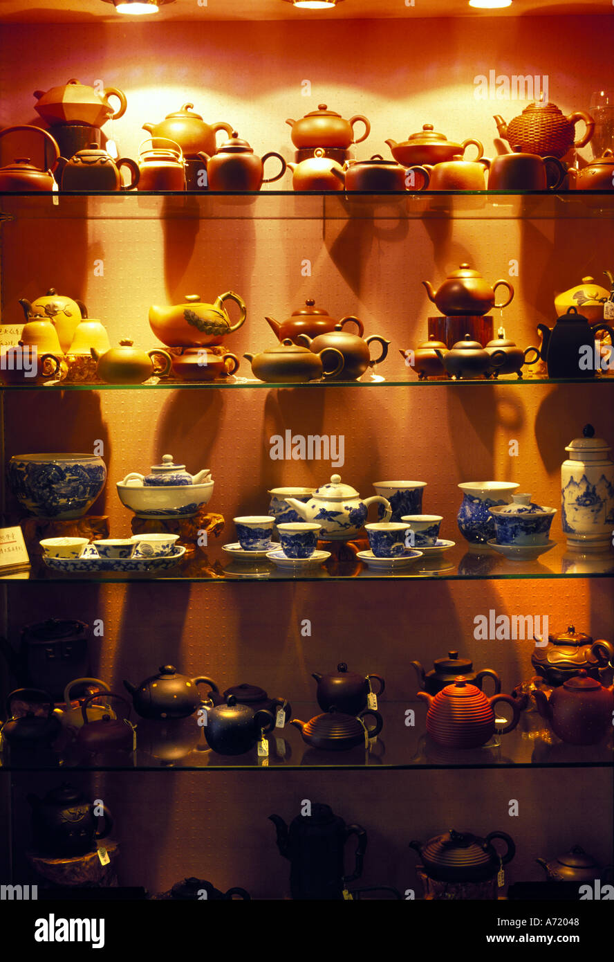 Chinese tea pot set in display travel lifestyle antique Stock Photo - Alamy