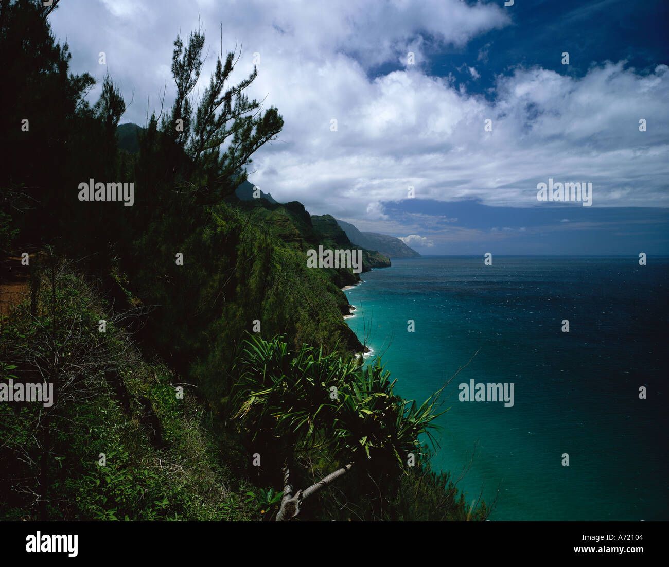 Beautiful sunny day picture of the Na Pali Coast taken in Kaua I Hawaii ...