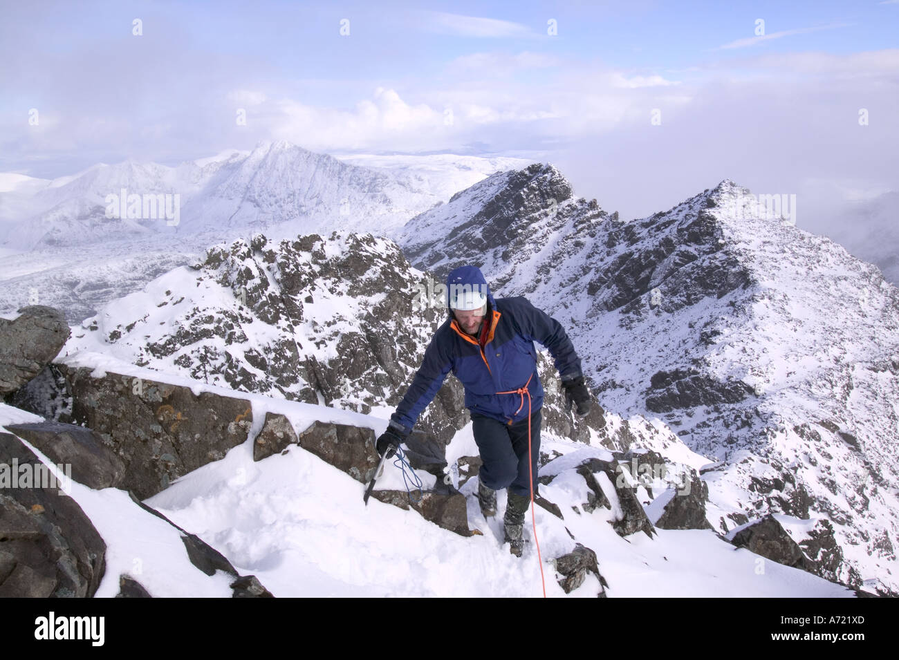 Wintery conditions by the sea hi-res stock photography and images - Alamy