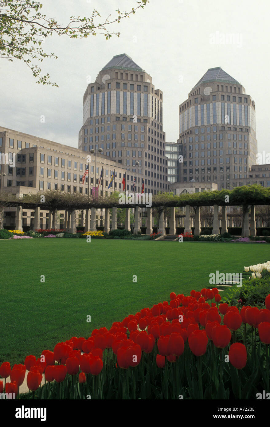 Fountain square in downtown cincinnati hi-res stock photography and ...
