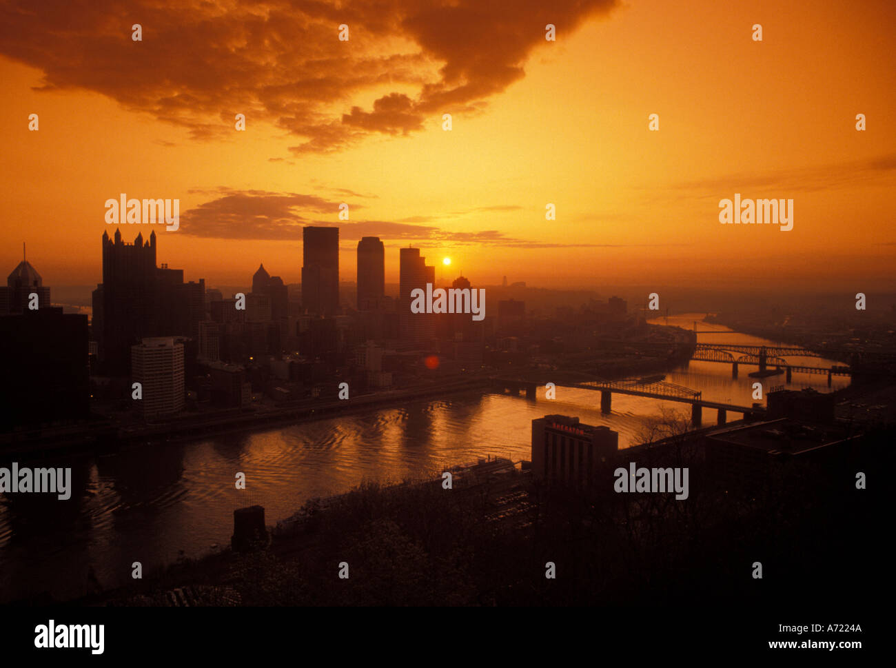 Aerial view of pittsburgh hi-res stock photography and images - Alamy