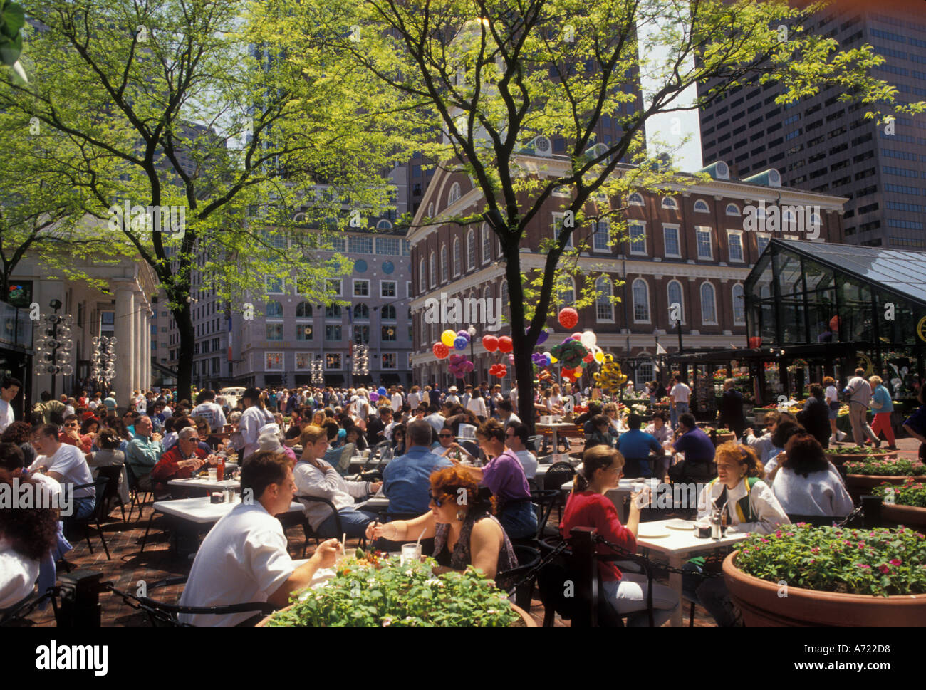 Boston street people spring hi-res stock photography and images - Alamy