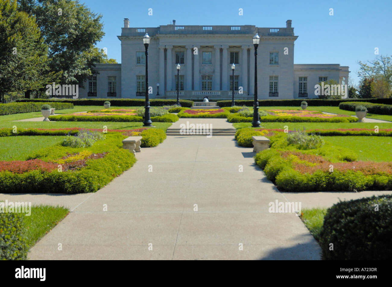 Executive mansion hi-res stock photography and images - Alamy