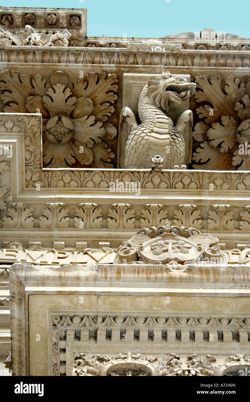 Dragon stonework hi-res stock photography and images - Alamy