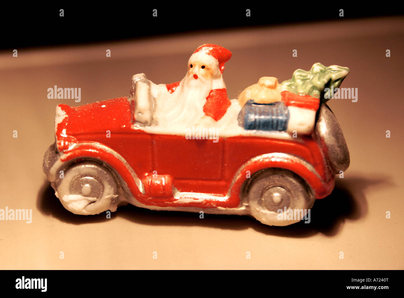 Small santas hi-res stock photography and images - Alamy