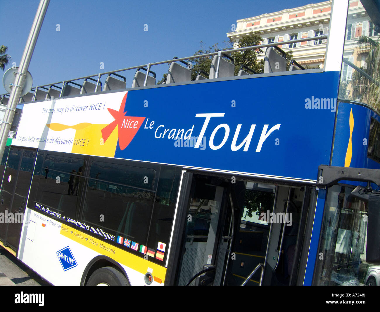 Bus anglais hi-res stock photography and images - Alamy