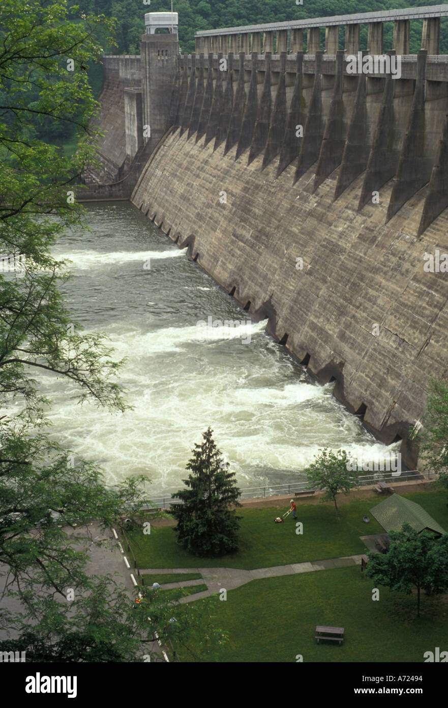 Bluestone dam hi-res stock photography and images - Alamy