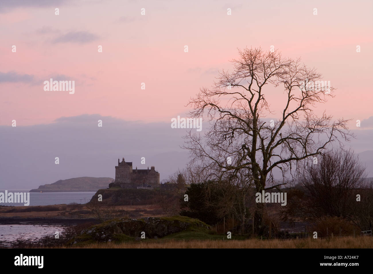 Clan maclean hi-res stock photography and images - Alamy