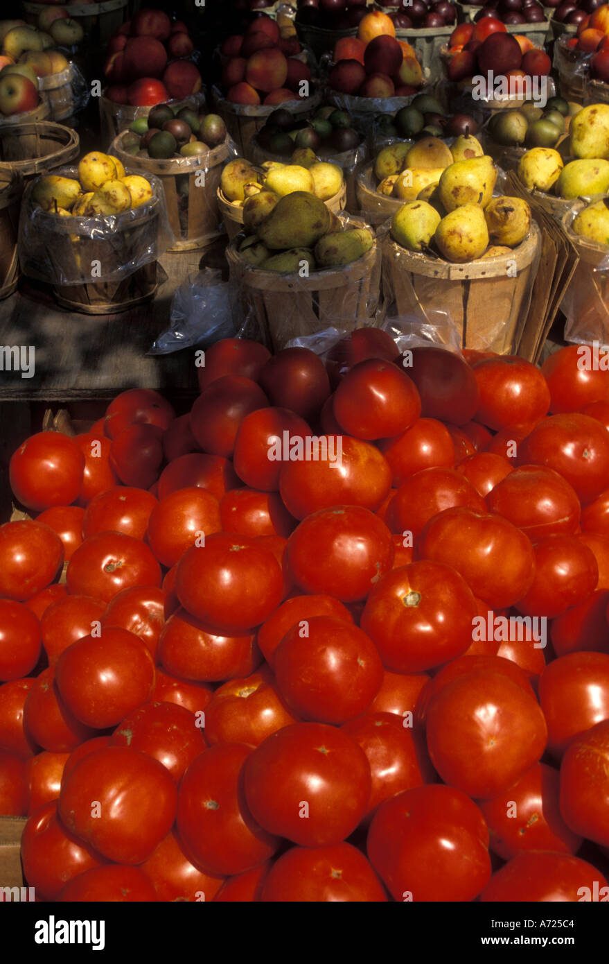 Pennsylvania dutch farmers market hi-res stock photography and images ...