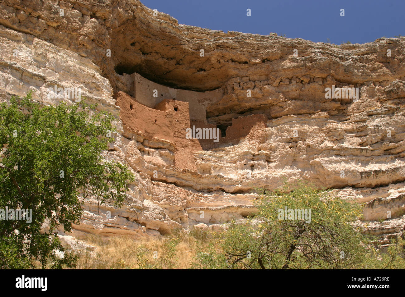 Montezuma montezumas castle national monument hi-res stock photography ...
