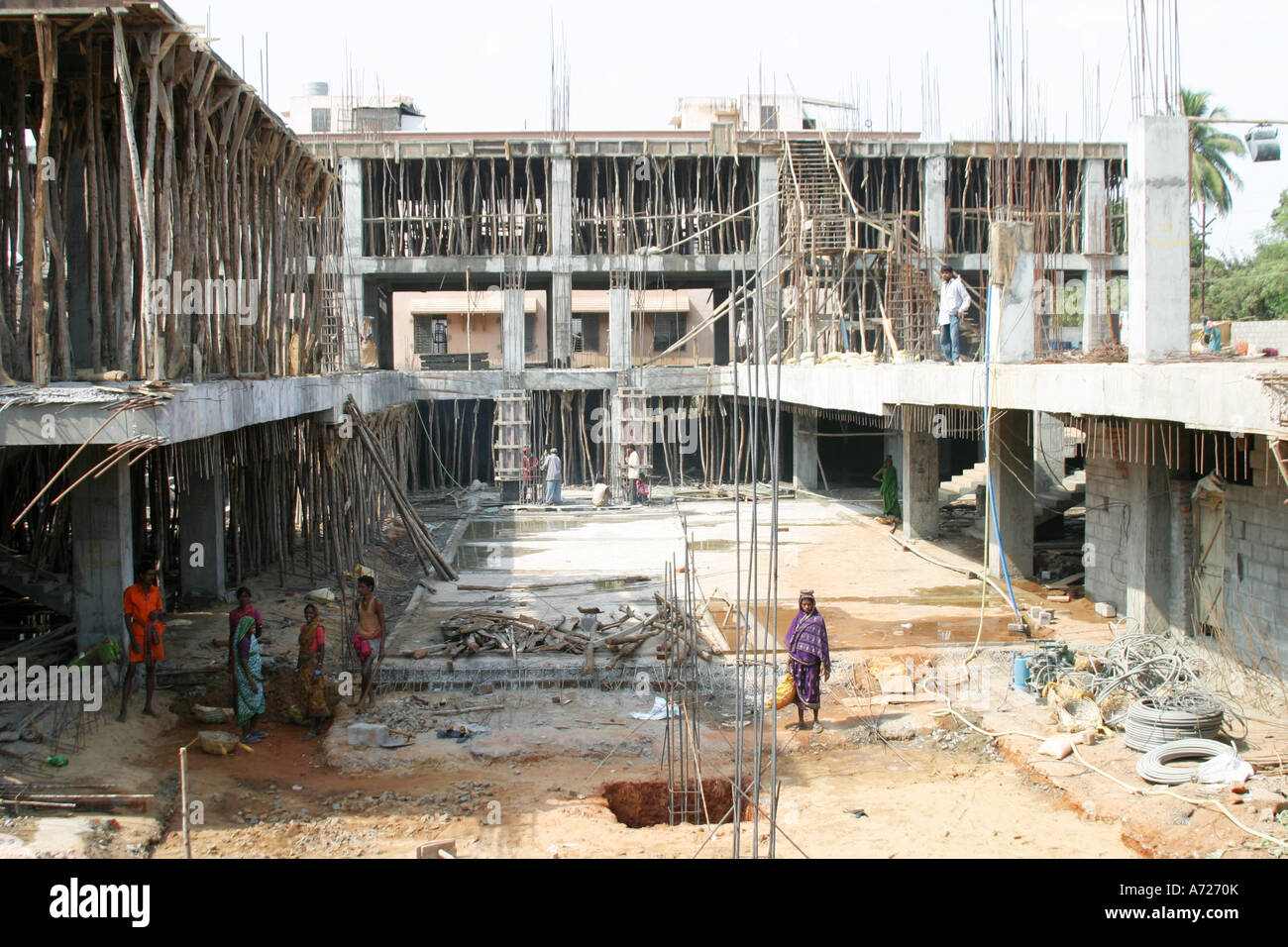 Traditional indian scaffolding hi-res stock photography and images - Alamy